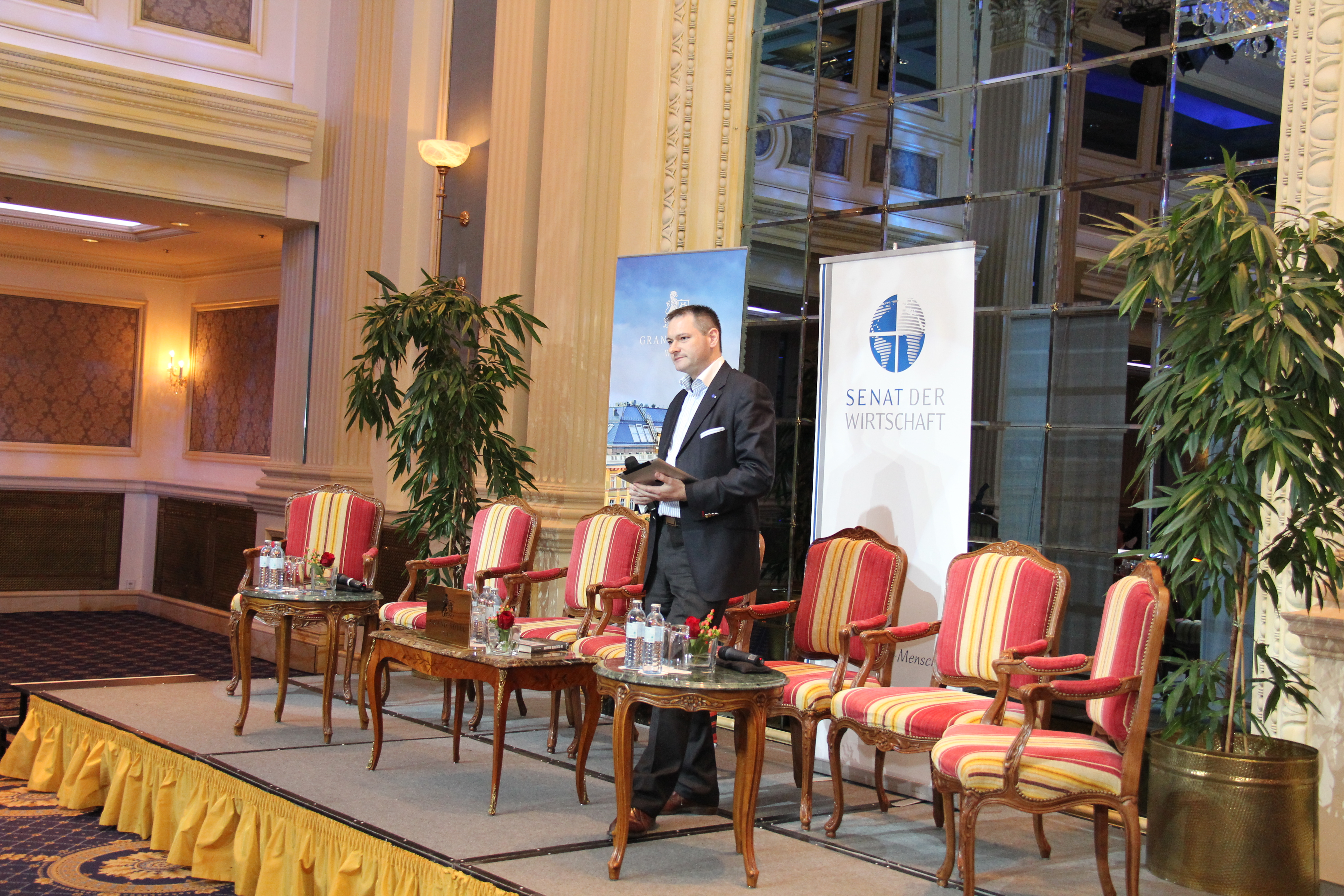An evening on a Secret Mission at the Grand Hotel Wien | JUDITH GROHMANN