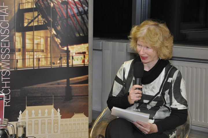 Fesselnde Diskussion in illustrer Runde in Graz | JUDITH GROHMANN